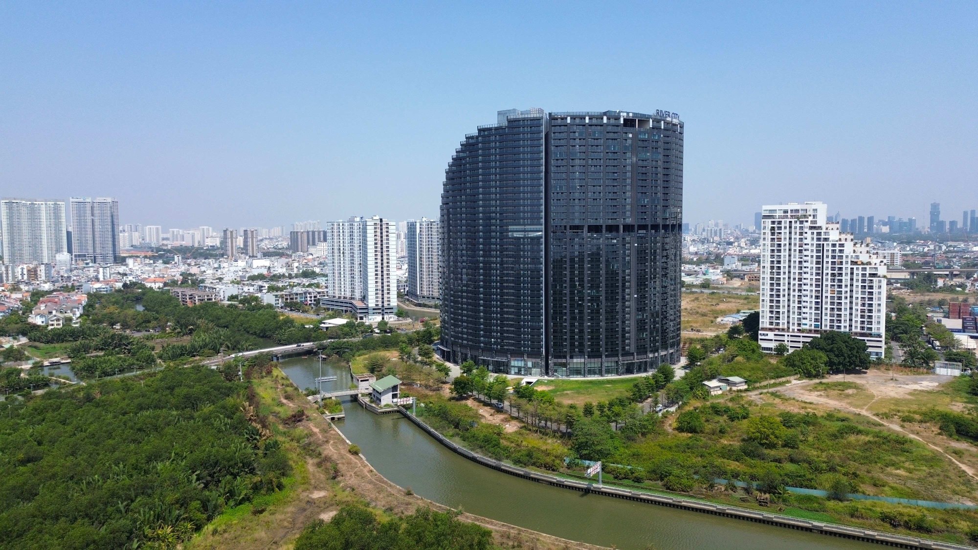 [Photostory] Hiện trạng dự án The EverRich 2 tại quận 7, TP HCM