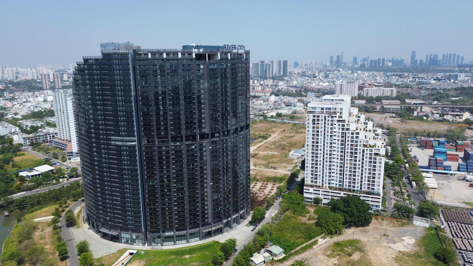 [Photostory] Hiện trạng dự án The EverRich 2 tại quận 7, TP HCM